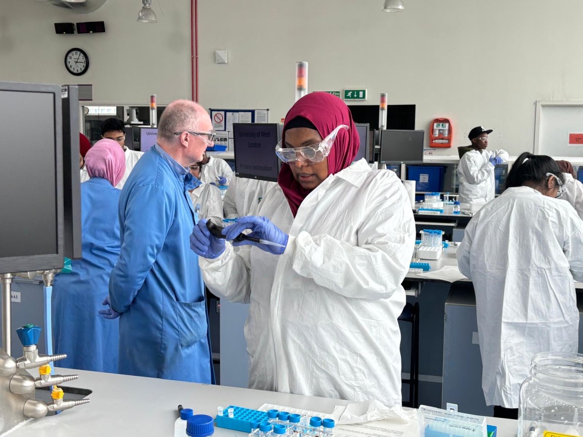 Day trip to the Superlab @ London Metropolitan University – Black in Biomed